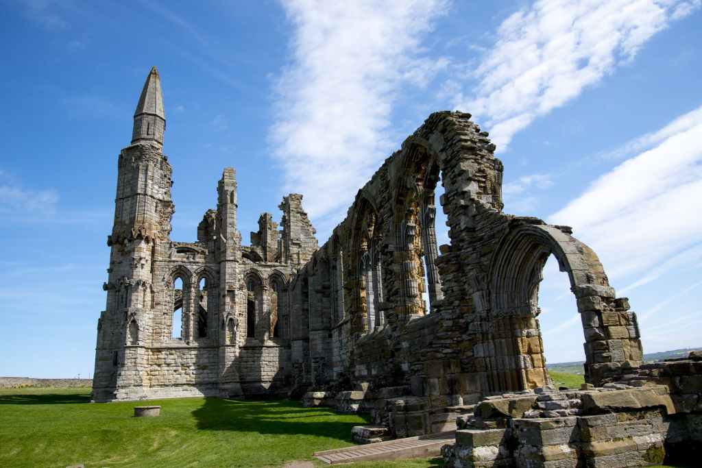 5 Most Beautiful Medieval Abbeys in the UK to Visit! – CastlesandTurrets