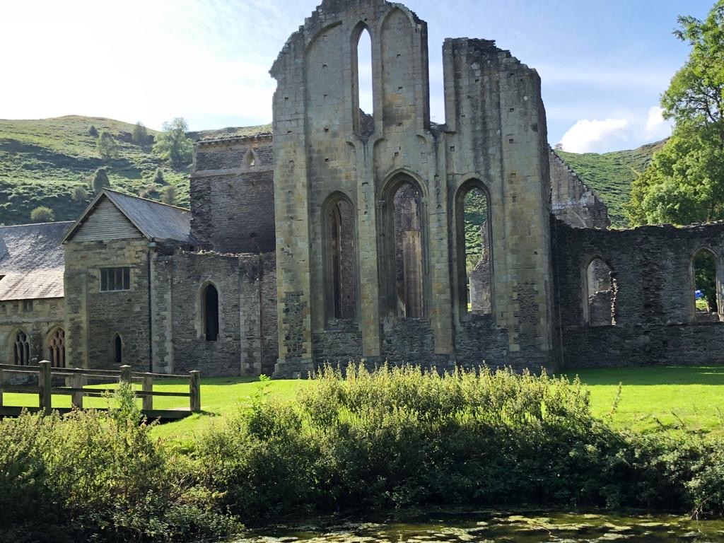 5 Most Beautiful Medieval Abbeys in the UK to Visit! – CastlesandTurrets